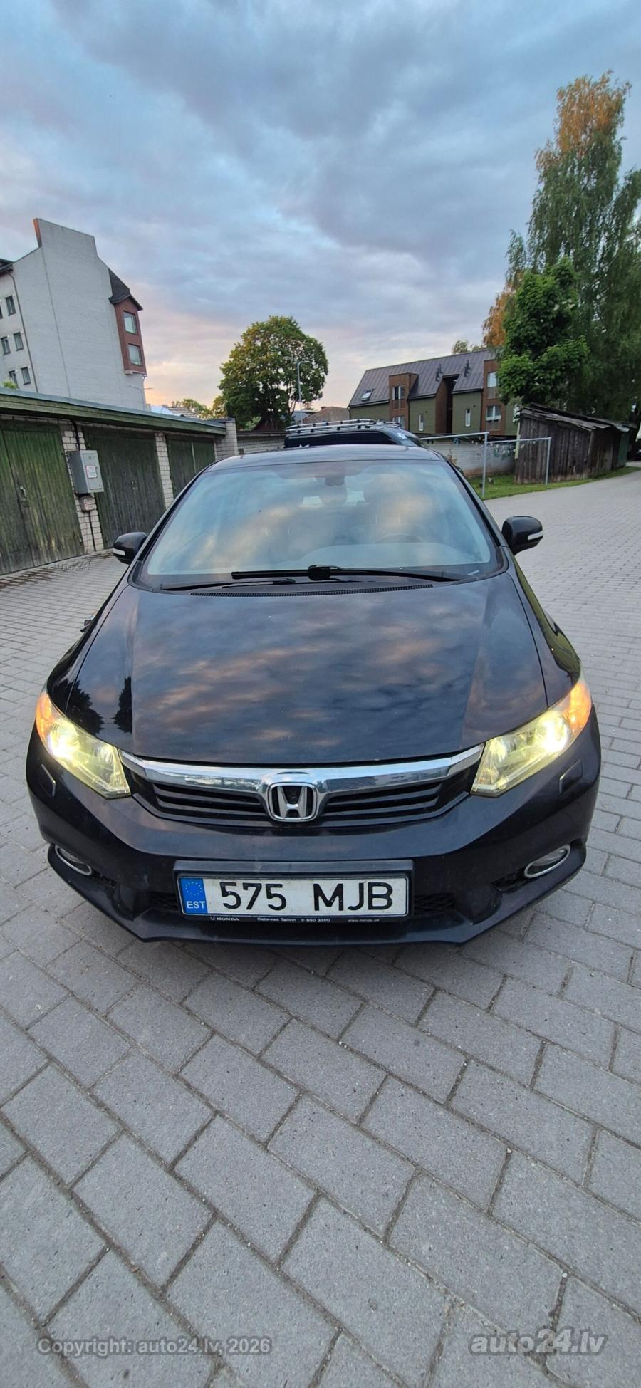 Melns Honda Civic 2013 Tallina, ar dzinēja tilpumu 1.80 L un nobraukumu 157 tūkst. km par 5000 €, foto 1 vietnē AUTOMOTO.COM.LV