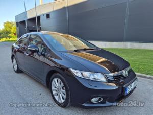 Melns Honda Civic 2013 Tallina, ar dzinēja tilpumu 1.80 L un nobraukumu 155 tūkst. km par 7300 €, foto 3 vietnē AUTOMOTO.COM.LV