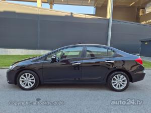 Melns Honda Civic 2013 Tallina, ar dzinēja tilpumu 1.80 L un nobraukumu 155 tūkst. km par 7300 €, foto 7 vietnē AUTOMOTO.COM.LV