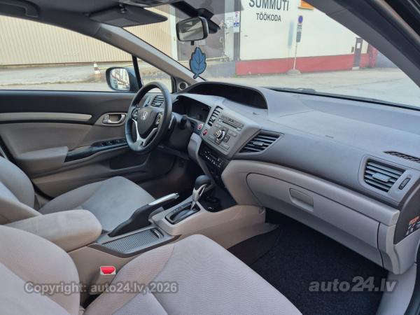Melns Honda Civic 2013 Tallina, ar dzinēja tilpumu 1.80 L un nobraukumu 155 tūkst. km par 7300 €, foto 9 vietnē AUTOMOTO.COM.LV