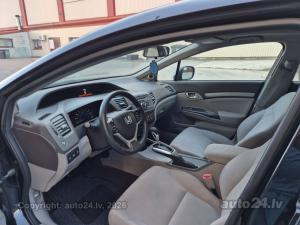 Melns Honda Civic 2013 Tallina, ar dzinēja tilpumu 1.80 L un nobraukumu 155 tūkst. km par 7300 €, foto 12 vietnē AUTOMOTO.COM.LV