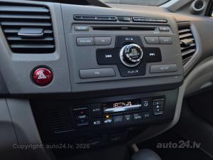Melns Honda Civic 2013 Tallina, ar dzinēja tilpumu 1.80 L un nobraukumu 155 tūkst. km par 7300 €, foto 15 vietnē AUTOMOTO.COM.LV