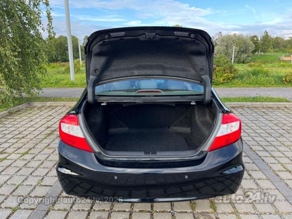 Хонда Цивик 2013 в Тарту на AUTOMOTO.COM.LV Черный Хонда Цивик 2013 в Тарту, объемом двигателя 1.80 л и пробегом 205 тыс. км за 6200 €, фото 7 на AUTOMOTO.COM.LV