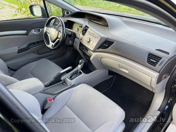 Хонда Цивик 2013 в Тарту на AUTOMOTO.COM.LV Черный Хонда Цивик 2013 в Тарту, объемом двигателя 1.80 л и пробегом 205 тыс. км за 6200 €, фото 8 на AUTOMOTO.COM.LV