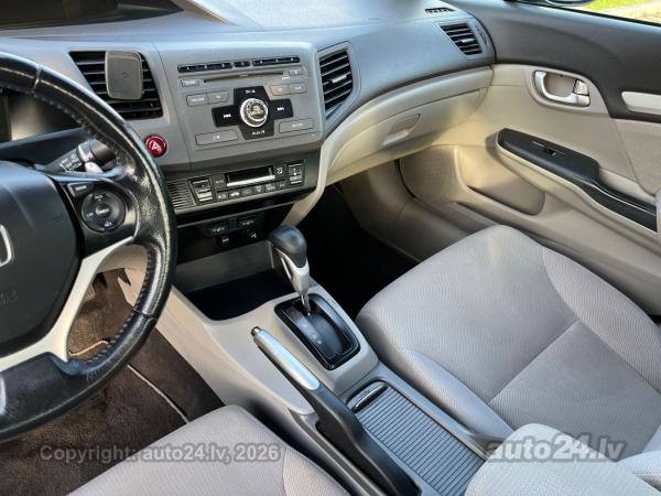 Хонда Цивик 2013 в Тарту на AUTOMOTO.COM.LV Черный Хонда Цивик 2013 в Тарту, объемом двигателя 1.80 л и пробегом 205 тыс. км за 6200 €, фото 10 на AUTOMOTO.COM.LV