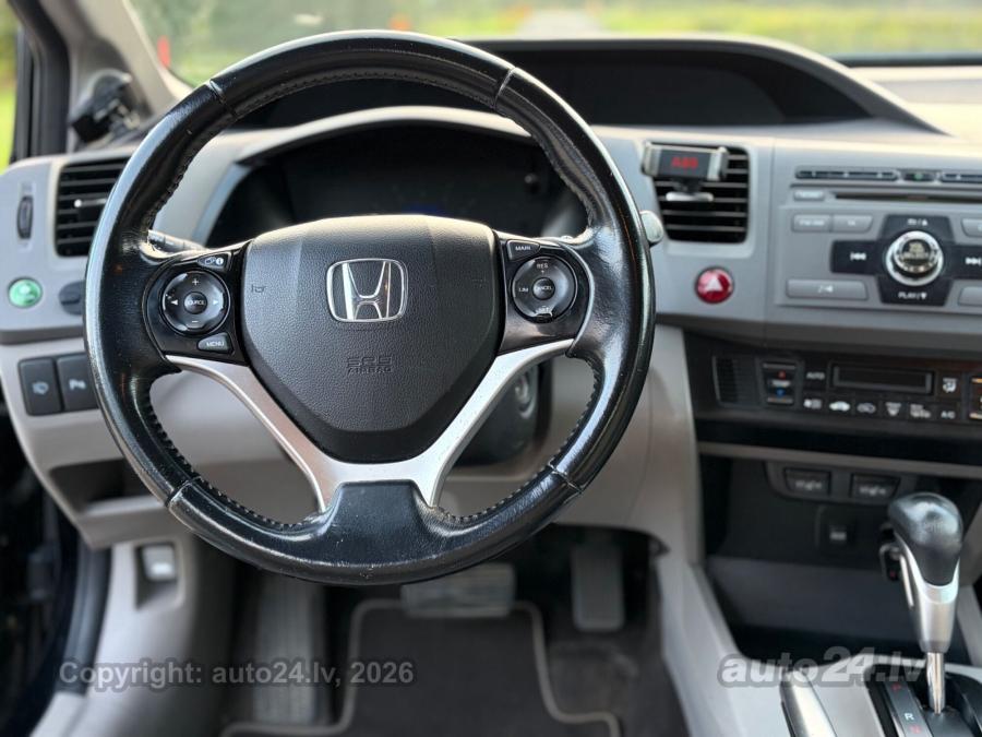 Black Honda Civic 2014 in Tallinn, with an engine capacity of 1.80 L and mileage of 246 thousand km for 6400 €, photo 8 on AUTOMOTO.COM.LV