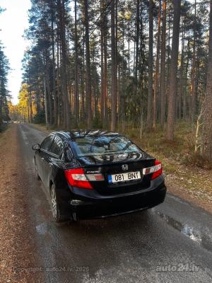 Melns Honda Civic 2015 Tallina, ar dzinēja tilpumu 1.80 L un nobraukumu 127 tūkst. km par 10000 €, foto 4 vietnē AUTOMOTO.COM.LV