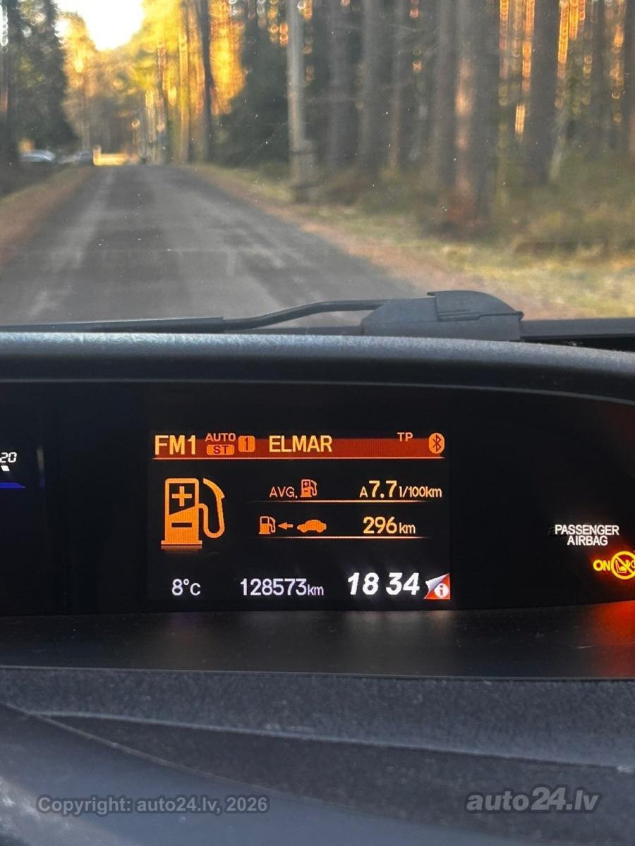 Melns Honda Civic 2015 Tallina, ar dzinēja tilpumu 1.80 L un nobraukumu 127 tūkst. km par 10000 €, foto 6 vietnē AUTOMOTO.COM.LV