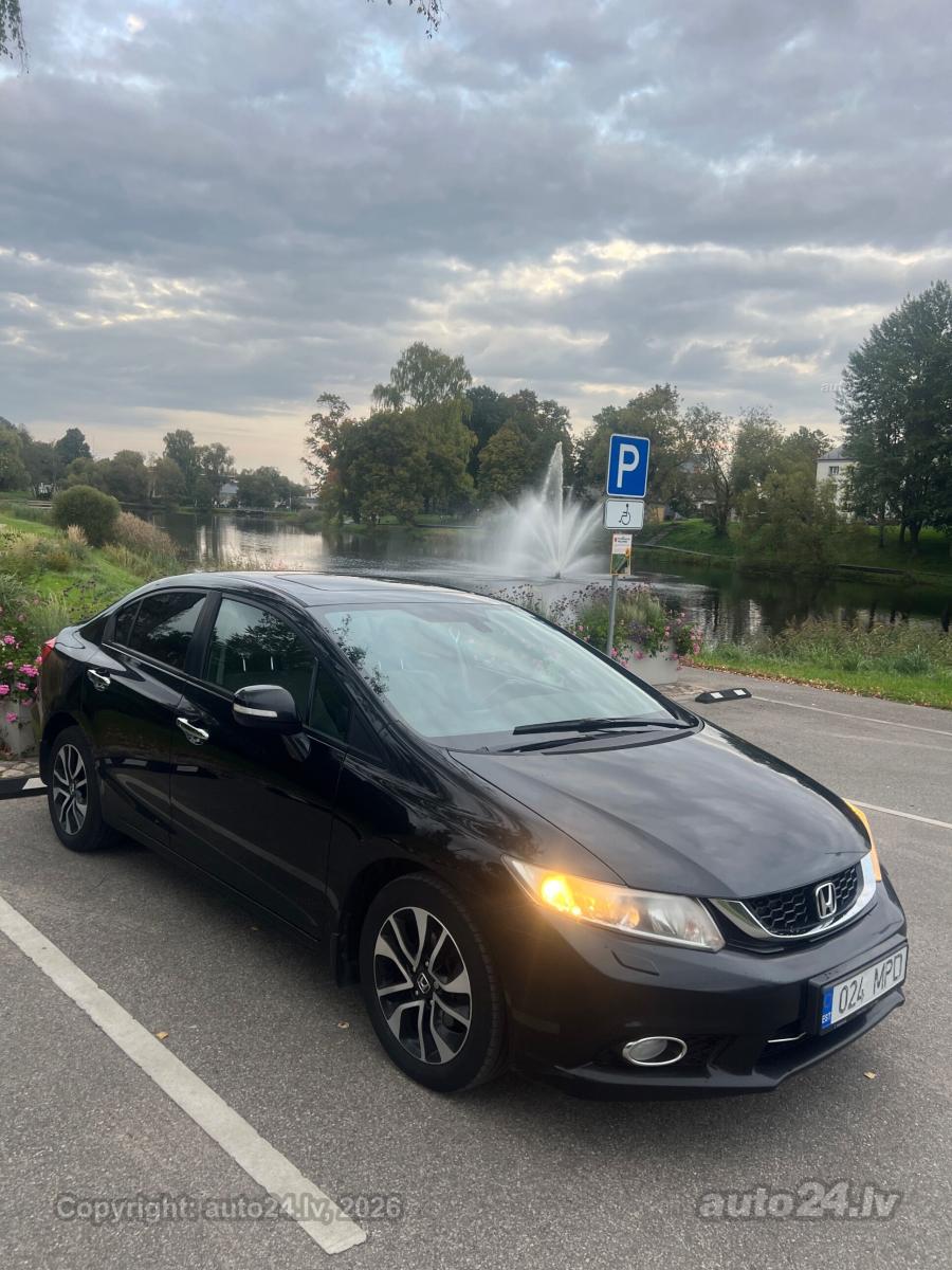 Melns Honda Civic 2015 Tallina, ar dzinēja tilpumu 1.80 L un nobraukumu 251 tūkst. km par 6600 €, foto 4 vietnē AUTOMOTO.COM.LV