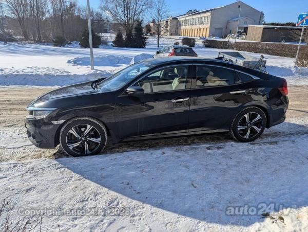 Melns Honda Civic 2018 Tallina, ar dzinēja tilpumu 1.50 L un nobraukumu 132 tūkst. km par 17400 €, foto 3 vietnē AUTOMOTO.COM.LV