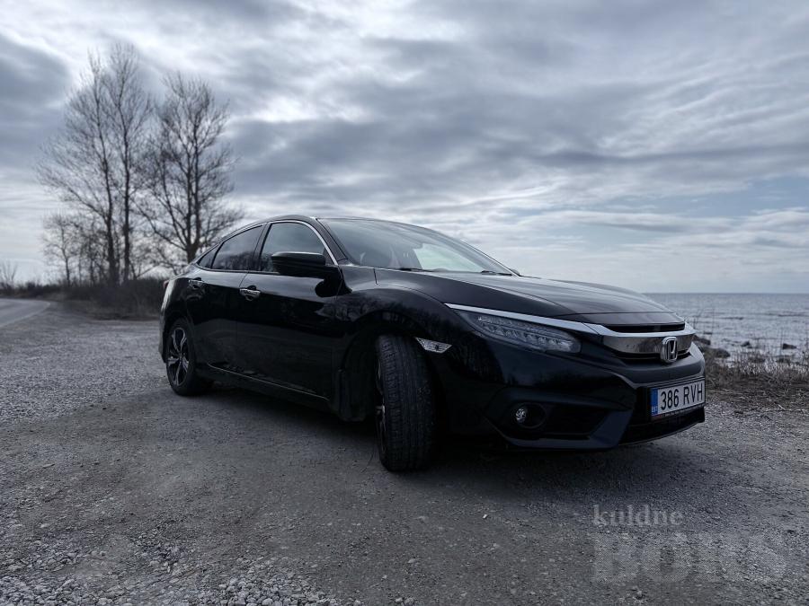 Black Honda Civic 2018 in Tallinn, with an engine capacity of 1.50 L and mileage of 105 thousand km for 17090 €, photo 1 on AUTOMOTO.COM.LV