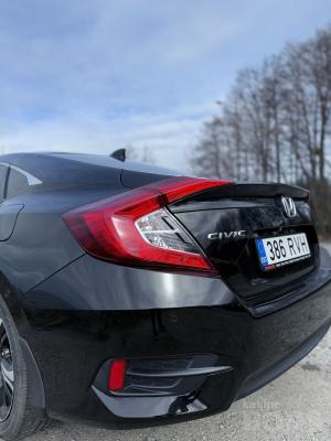 Black Honda Civic 2018 in Tallinn, with an engine capacity of 1.50 L and mileage of 105 thousand km for 17090 €, photo 5 on AUTOMOTO.COM.LV
