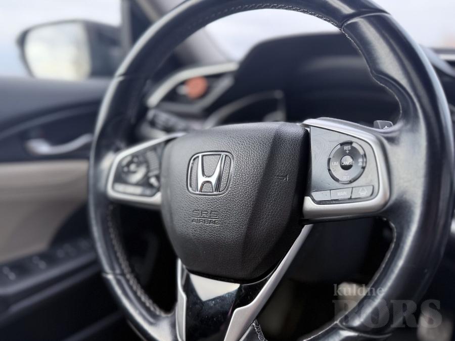Black Honda Civic 2018 in Tallinn, with an engine capacity of 1.50 L and mileage of 105 thousand km for 17090 €, photo 12 on AUTOMOTO.COM.LV
