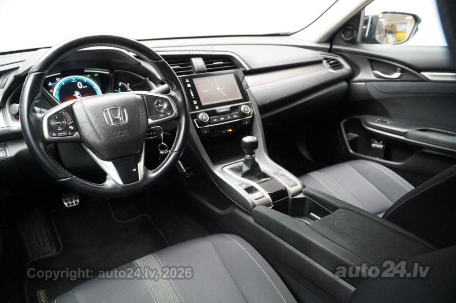 Black Honda Civic 2019 in Tallinn, with an engine capacity of 1.60 L and mileage of 121 thousand km for 14900 €, photo 11 on AUTOMOTO.COM.LV