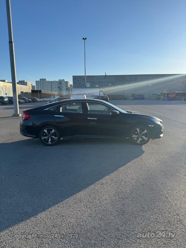 Black Honda Civic 2019 in Tallinn, with an engine capacity of 1.50 L and mileage of 64 thousand km for 19500 €, photo 3 on AUTOMOTO.COM.LV