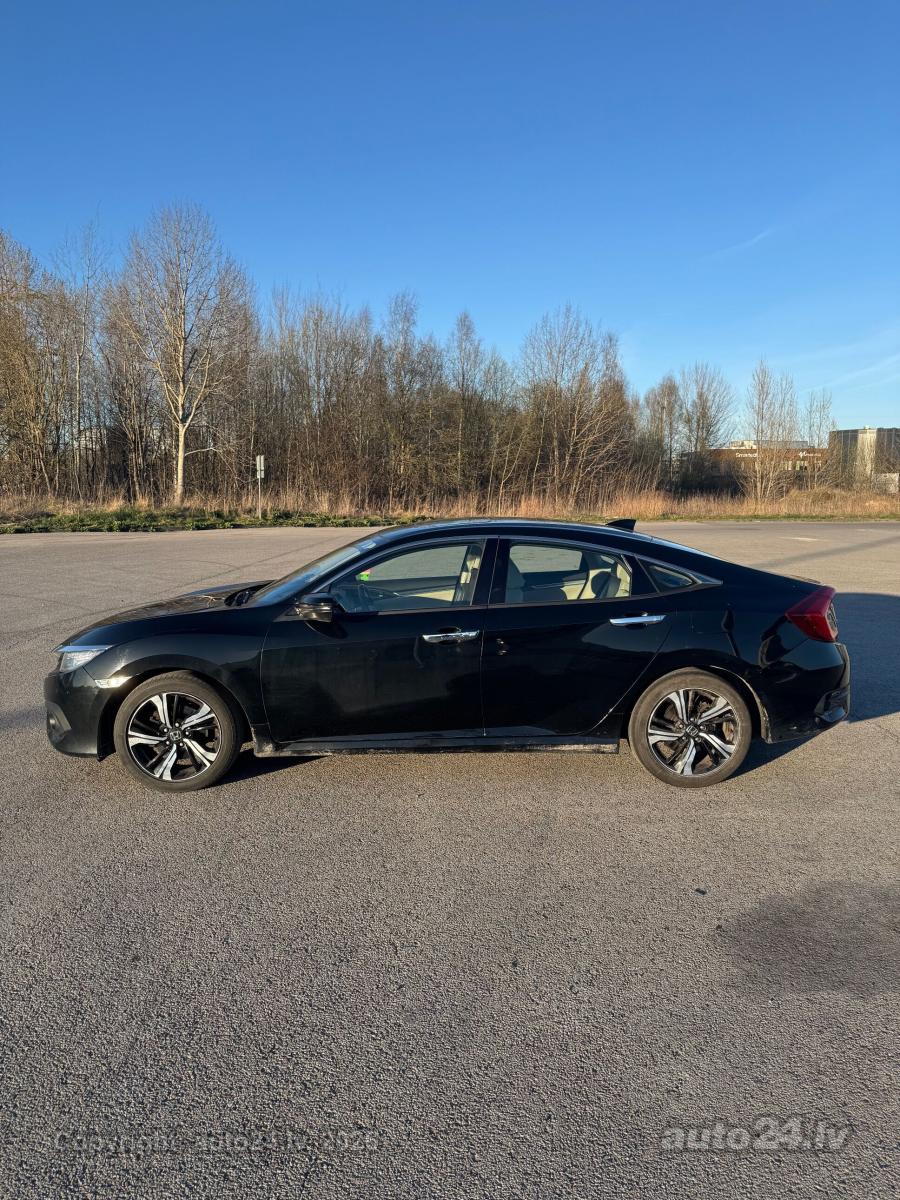 Black Honda Civic 2019 in Tallinn, with an engine capacity of 1.50 L and mileage of 64 thousand km for 19500 €, photo 5 on AUTOMOTO.COM.LV