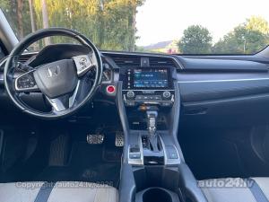 Black Honda Civic 2019 in Tartu, with an engine capacity of 1.50 L and mileage of 215 thousand km for 12900 €, photo 9 on AUTOMOTO.COM.LV