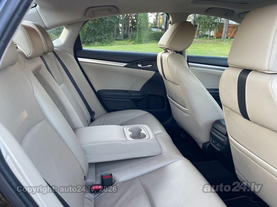 Black Honda Civic 2019 in Tartu, with an engine capacity of 1.50 L and mileage of 215 thousand km for 12900 €, photo 10 on AUTOMOTO.COM.LV