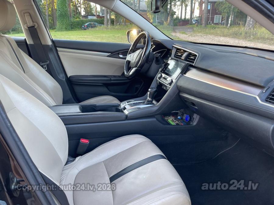 Black Honda Civic 2019 in Tartu, with an engine capacity of 1.50 L and mileage of 215 thousand km for 12900 €, photo 11 on AUTOMOTO.COM.LV