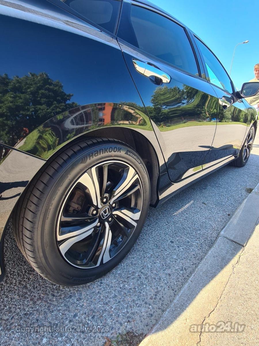 Melns Honda Civic 2019 Tallina, ar dzinēja tilpumu 1.50 L un nobraukumu 76 tūkst. km par 14999 €, foto 10 vietnē AUTOMOTO.COM.LV