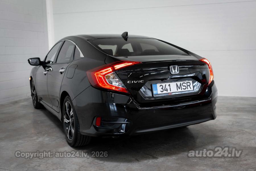 Black Honda Civic 2019 in Tallinn, with an engine capacity of 1.50 L and mileage of 76 thousand km for 13990 €, photo 5 on AUTOMOTO.COM.LV