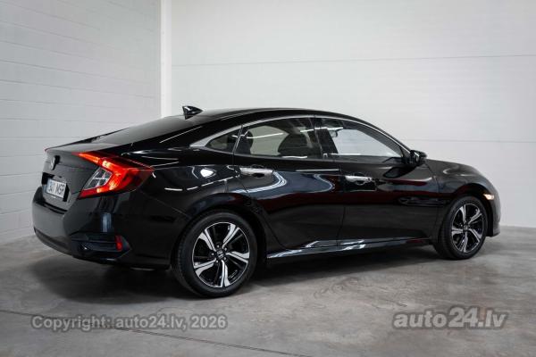 Black Honda Civic 2019 in Tallinn, with an engine capacity of 1.50 L and mileage of 76 thousand km for 13990 €, photo 8 on AUTOMOTO.COM.LV
