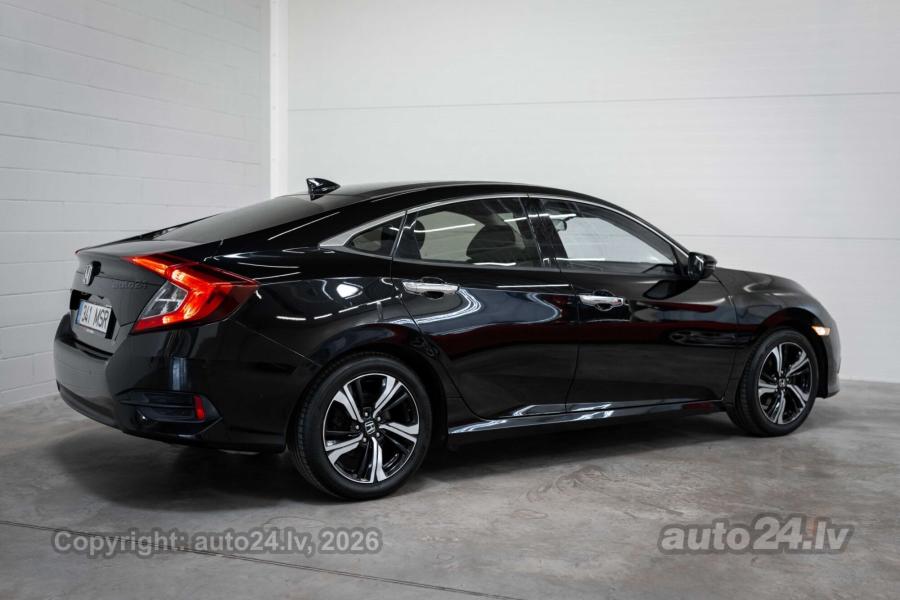 Black Honda Civic 2019 in Tallinn, with an engine capacity of 1.50 L and mileage of 76 thousand km for 13990 €, photo 8 on AUTOMOTO.COM.LV