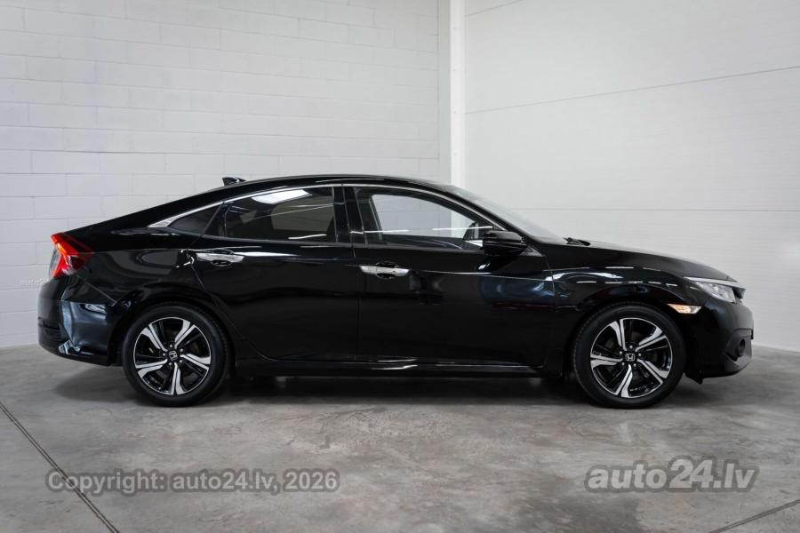 Black Honda Civic 2019 in Tallinn, with an engine capacity of 1.50 L and mileage of 76 thousand km for 13990 €, photo 11 on AUTOMOTO.COM.LV