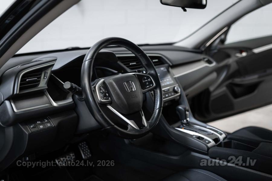 Black Honda Civic 2019 in Tallinn, with an engine capacity of 1.50 L and mileage of 76 thousand km for 13990 €, photo 14 on AUTOMOTO.COM.LV