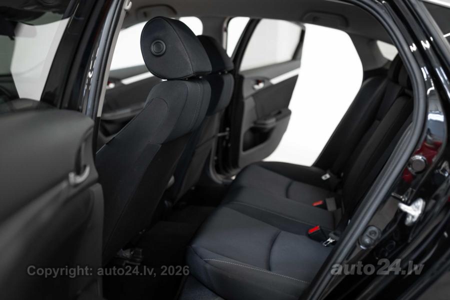 Black Honda Civic 2019 in Tallinn, with an engine capacity of 1.50 L and mileage of 76 thousand km for 13990 €, photo 18 on AUTOMOTO.COM.LV