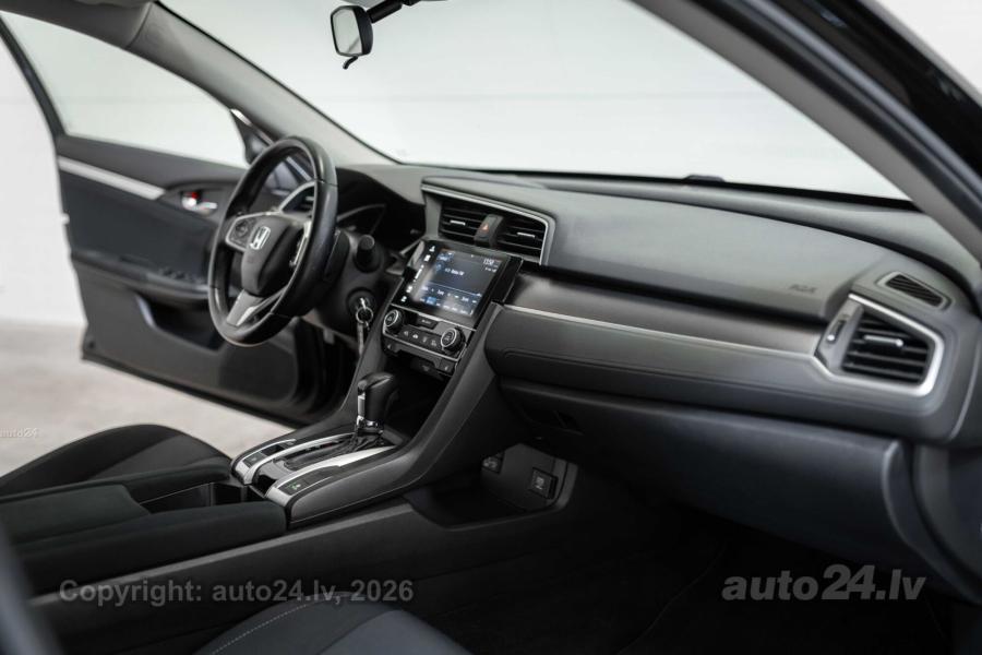 Black Honda Civic 2019 in Tallinn, with an engine capacity of 1.50 L and mileage of 76 thousand km for 13990 €, photo 20 on AUTOMOTO.COM.LV