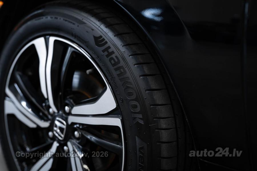 Black Honda Civic 2019 in Tallinn, with an engine capacity of 1.50 L and mileage of 76 thousand km for 13990 €, photo 29 on AUTOMOTO.COM.LV