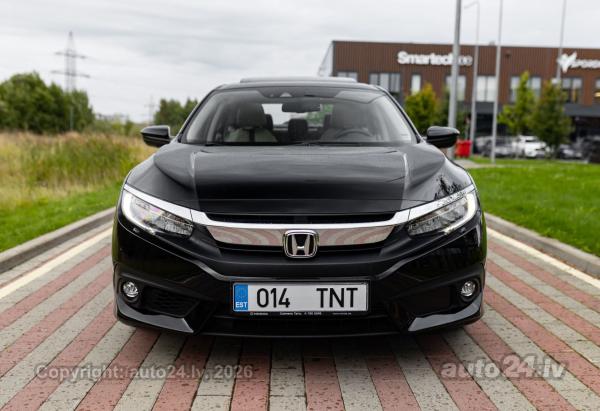 Black Honda Civic 2019 in Tallinn, with an engine capacity of 1.50 L and mileage of 216 thousand km for 11990 €, photo 4 on AUTOMOTO.COM.LV