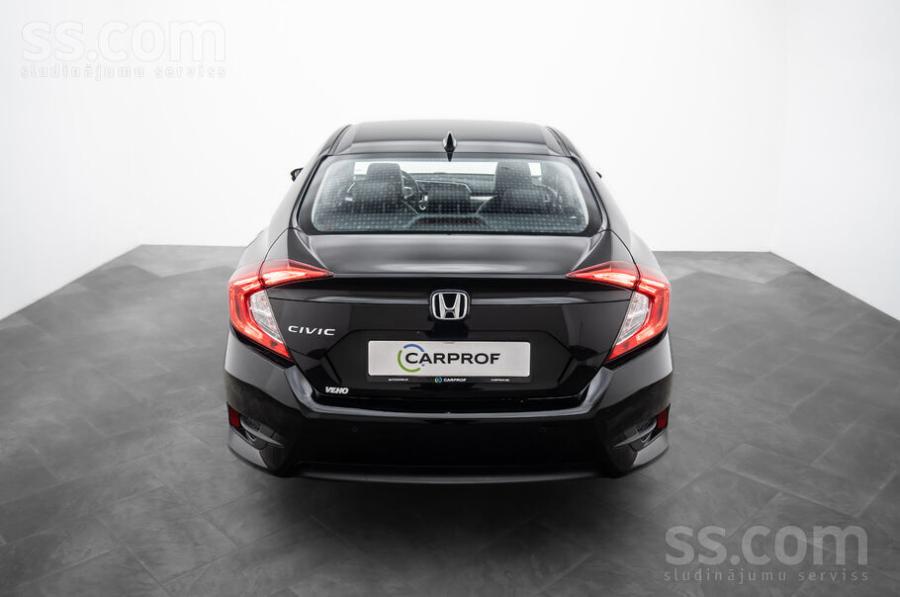Black Honda Civic 2020 in Tallinn, with an engine capacity of 1.50 L and mileage of 109 thousand km for 14999 €, photo 5 on AUTOMOTO.COM.LV