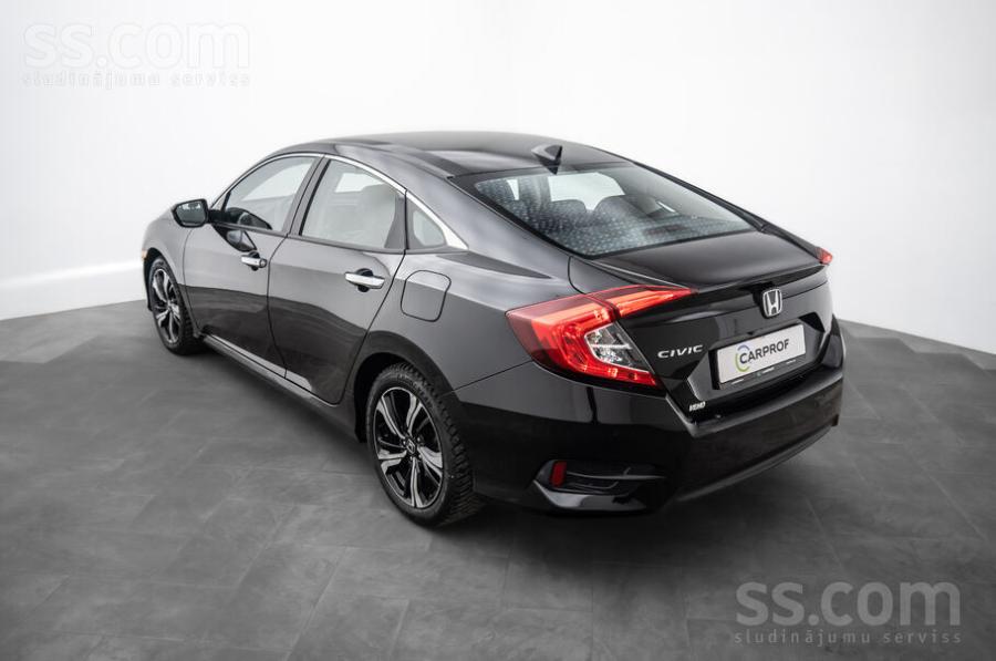 Black Honda Civic 2020 in Tallinn, with an engine capacity of 1.50 L and mileage of 109 thousand km for 14999 €, photo 6 on AUTOMOTO.COM.LV