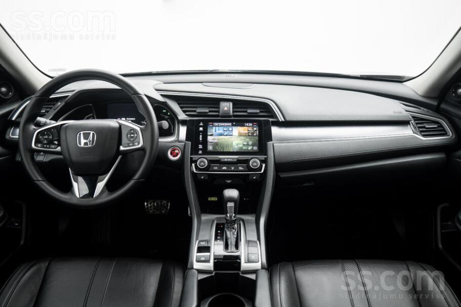 Black Honda Civic 2020 in Tallinn, with an engine capacity of 1.50 L and mileage of 109 thousand km for 14999 €, photo 12 on AUTOMOTO.COM.LV