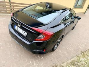 Black Honda Civic 2020 in Vilnius, with an engine capacity of 1.50 L and mileage of 64 thousand km for 16200 €, photo 7 on AUTOMOTO.COM.LV