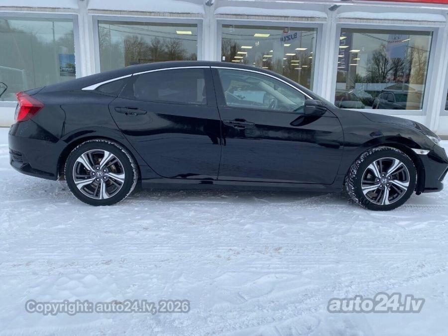 Black Honda Civic 2020 in Johvi, with an engine capacity of 1.50 L and mileage of 91 thousand km for 17500 €, photo 7 on AUTOMOTO.COM.LV