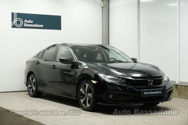 Black Honda Civic 2021 in Tallinn, with an engine capacity of 1.50 L and mileage of 63 thousand km for 16900 €, photo 1 on AUTOMOTO.COM.LV