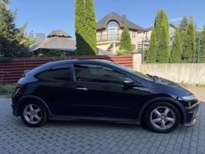 Black Honda Civic 2008 in Vilnius, with an engine capacity of 2.00 L and mileage of 379 thousand km for 1700 €, photo 5 on AUTOMOTO.COM.LV