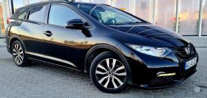 Black Honda Civic 2014 in Vilnius, with an engine capacity of 1.60 L and mileage of 279 thousand km for 6250 €, photo 2 on AUTOMOTO.COM.LV