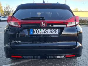 Black Honda Civic 2014 in Vilnius, with an engine capacity of 1.60 L and mileage of 279 thousand km for 6350 €, photo 13 on AUTOMOTO.COM.LV