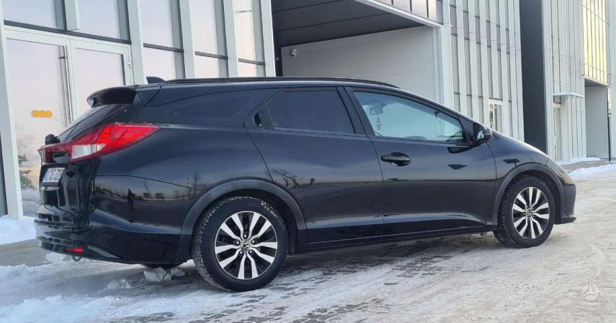 Melns Honda Civic 2014 Viļņa, ar dzinēja tilpumu 1.60 L un nobraukumu 279 tūkst. km par 5999 €, foto 10 vietnē AUTOMOTO.COM.LV