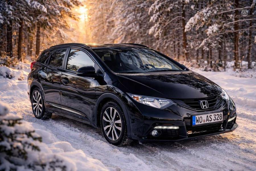 Melns Honda Civic 2014 Viļņa, ar dzinēja tilpumu 1.60 L un nobraukumu 279 tūkst. km par 5750 €, foto 1 vietnē AUTOMOTO.COM.LV