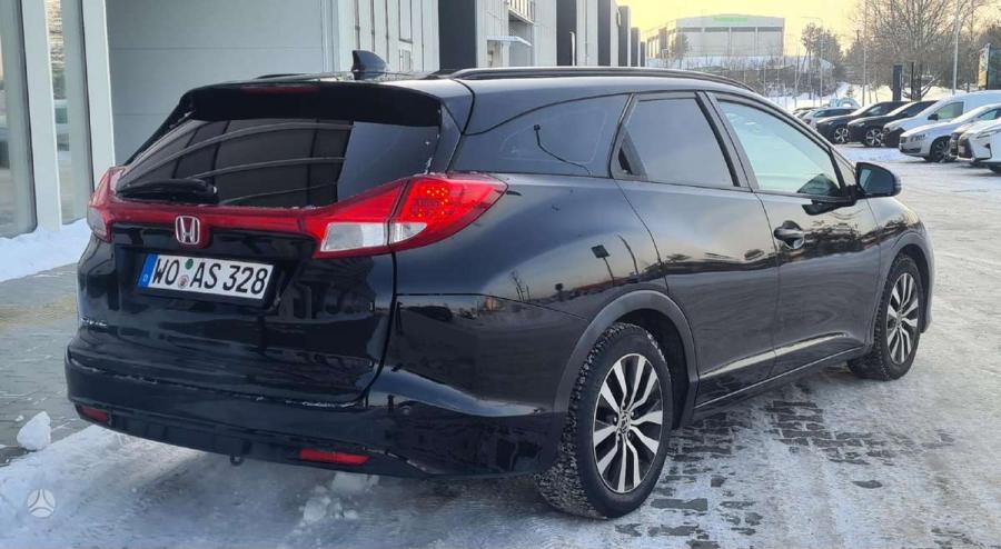 Melns Honda Civic 2014 Viļņa, ar dzinēja tilpumu 1.60 L un nobraukumu 279 tūkst. km par 5750 €, foto 13 vietnē AUTOMOTO.COM.LV