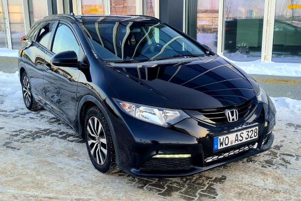 Black Honda Civic 2014 in Vilnius, with an engine capacity of 1.60 L and mileage of 279 thousand km for 5450 €, photo 8 on AUTOMOTO.COM.LV