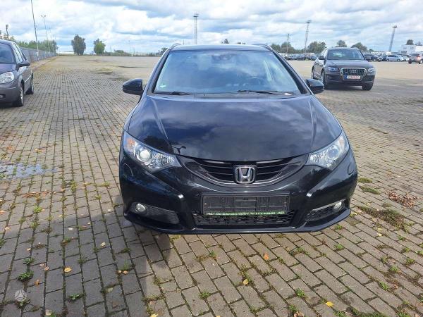Honda Civic 2014 Marijampole vietnÄ Melns Honda Civic 2014 Marijampole, ar dzinÄja tilpumu 1.60 L un nobraukumu 260 tÅ«kst. km par 4800 ā¬, foto 3 vietnÄ AUTOMOTO.COM.LV