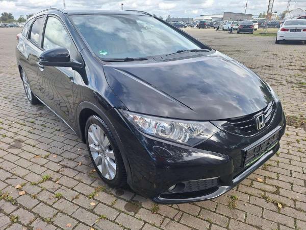Honda Civic 2014 Marijampole vietnÄ Melns Honda Civic 2014 Marijampole, ar dzinÄja tilpumu 1.60 L un nobraukumu 260 tÅ«kst. km par 4800 ā¬, foto 5 vietnÄ AUTOMOTO.COM.LV