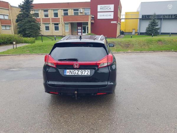 Melns Honda Civic 2014 Viļņa, ar dzinēja tilpumu 1.60 L un nobraukumu 236 tūkst. km par 5200 €, foto 8 vietnē AUTOMOTO.COM.LV