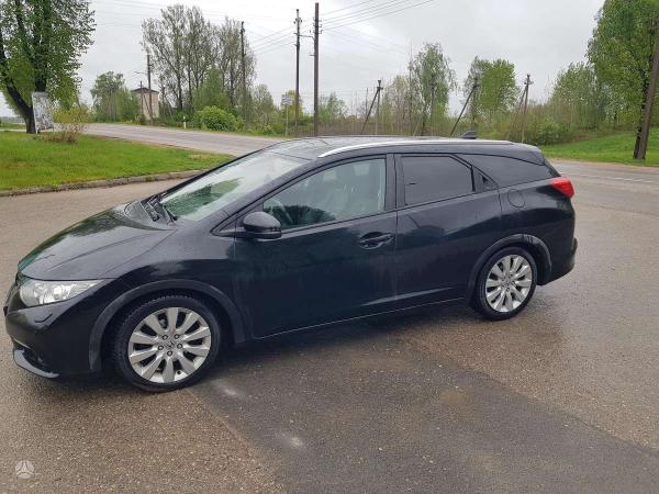 Melns Honda Civic 2014 Viļņa, ar dzinēja tilpumu 1.60 L un nobraukumu 236 tūkst. km par 5200 €, foto 9 vietnē AUTOMOTO.COM.LV